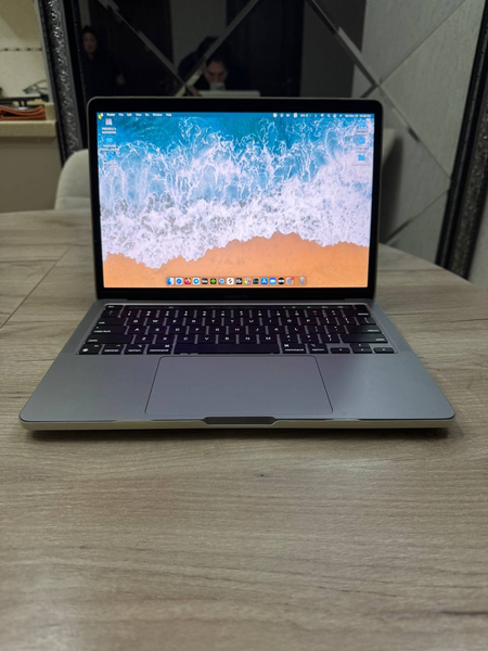 Macbook Pro M2 8/512 в идеальном состоянии