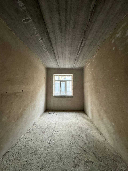 3  xonali  5qavatli domning 1qavati 85m2
