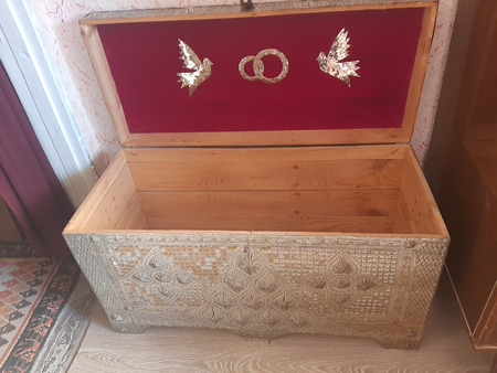 Сеҳирли сандик сотилади