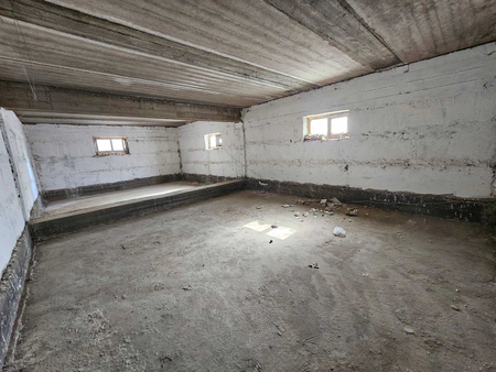 2 xonali 86m² +65m² podval, 1-qavat.