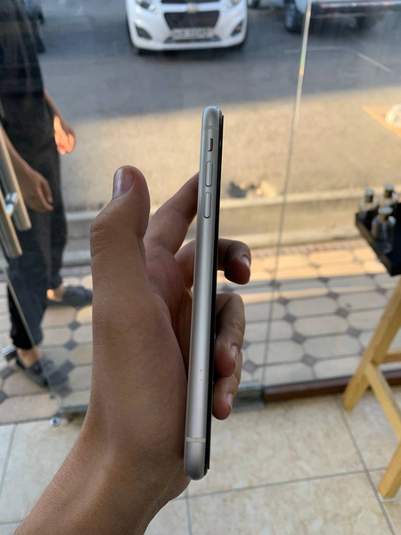 iPhone 11 ideal holatda