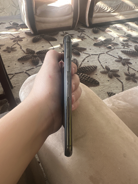 Iphone x эмкост 88, экран куйган, телефон идеал