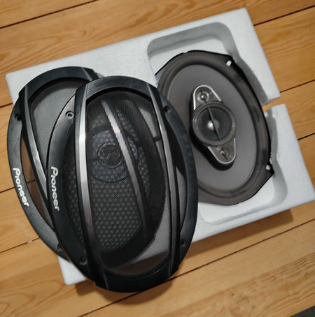 Pioneer TS-A6967S kalonka taxtasi bilan