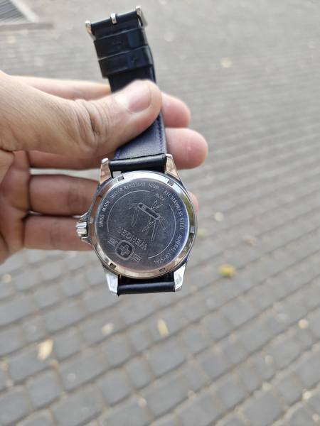 Wenger original Shvetsarski soat
