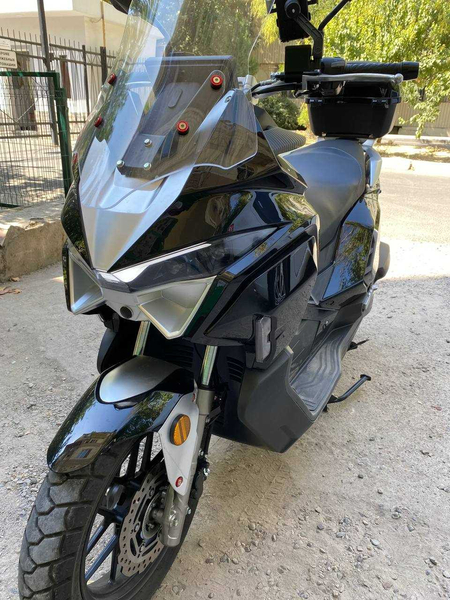 Продам скутер 150 кубов