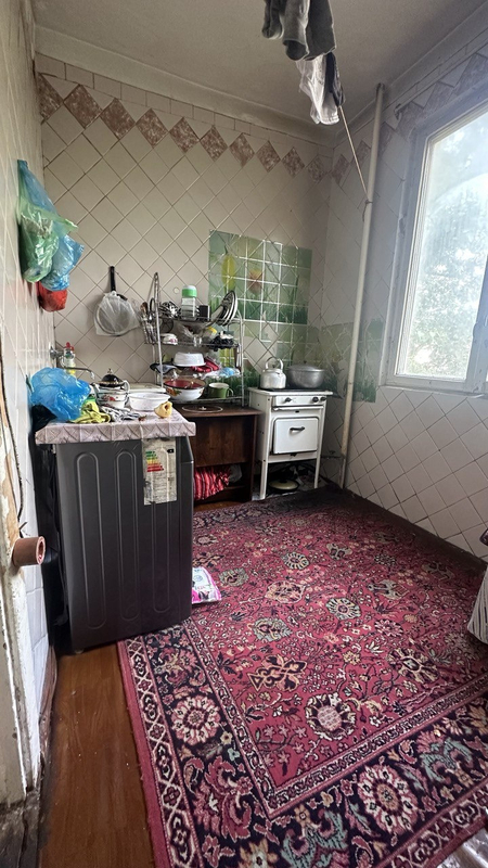 Продам 1 ком квартиру на Художников (Буюк Ипак Йули)