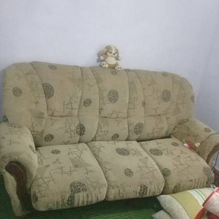 Divan 2 ta kreslosi bilan