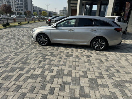 Hyundai i30 (Хюндай)