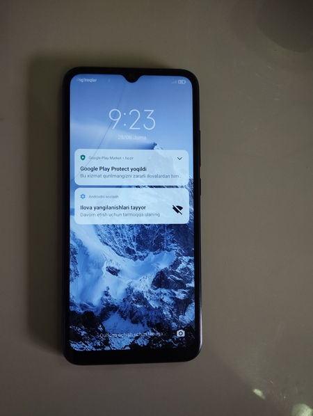 Redmi 9A xolati yaxshi. Ekranda ozgina singan joyi bor