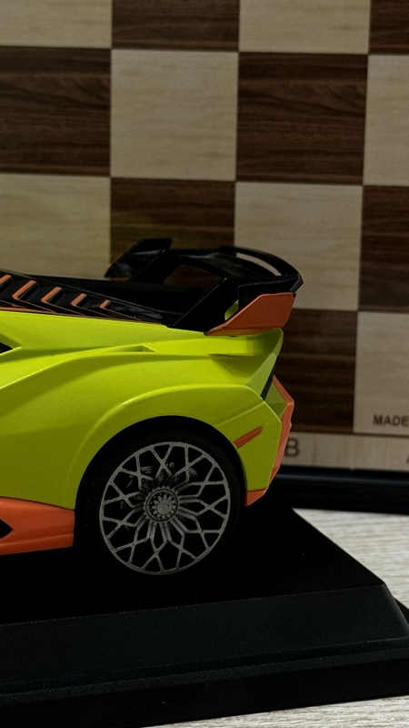 Lamborghini Huracan STO ORIGINAL 1:24