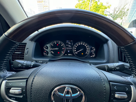 Toyota Land Cruiser 200