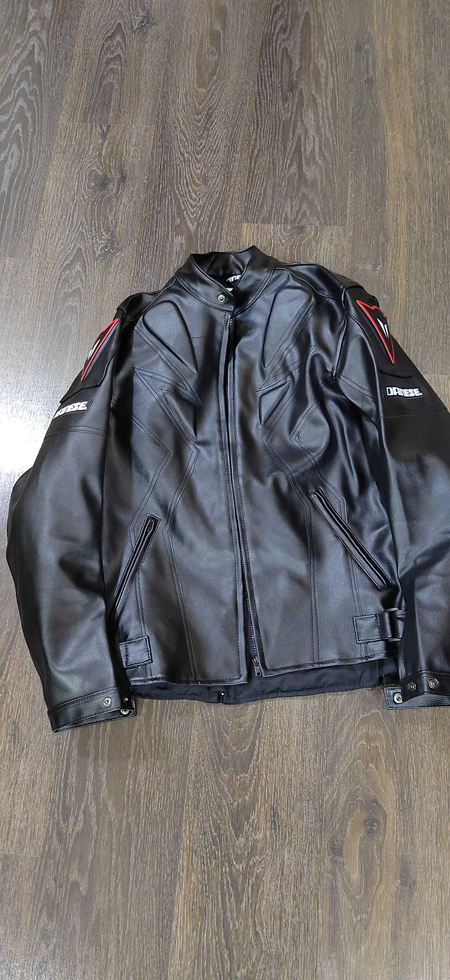 Продам мотокуртку dainese