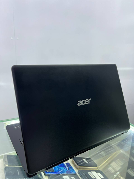 Acer Aspire 3 core i3-10 4/256 ssd