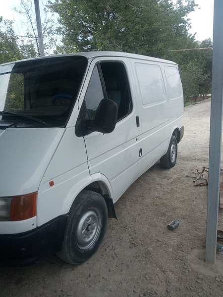 Ford sotiladi yil 93