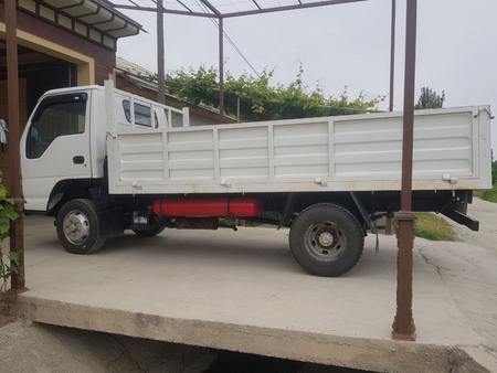 Isuzu sotiladi 2004 y avtobusdan yegʻilgan