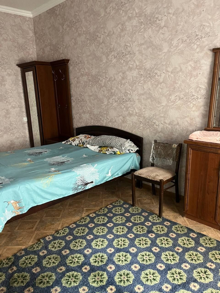 Участок.   4 комнат.  100 кв.   600 уже. Договор