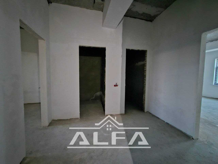 2 xonali 68m³ 3-qavat sotiladi.