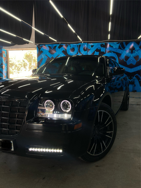 Chrysler 300c Sotiladi