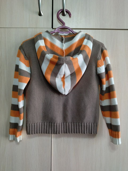 Кардиган с капюшоном на 4-5 лет