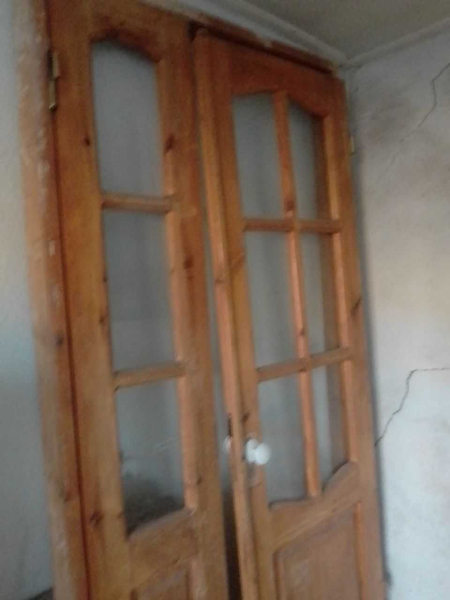 Eshik rom sotiladi