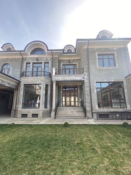 Ohunboboyev Mahalla 6 sotix 10 ta xona 70 % bitgan 365000