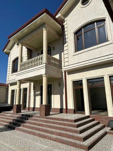 Американская посольство! Сдается светлый большой участок под офис!!!
