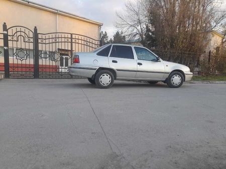Нексия сотилади срочно