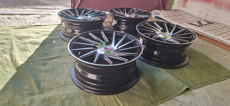 Продам автомобильные диски VOSSEN