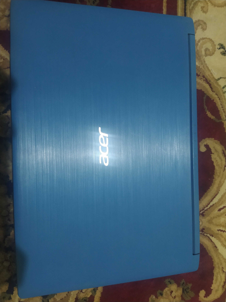 Acer core i3 operativka 4 ssd 256 , hdd 512