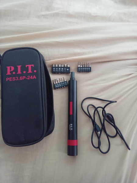 Электро отвёртка фирмы P.I.T 3.6V