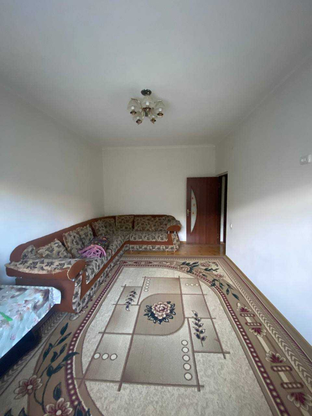 2 xonali  2 etajda joylashgan yangi dom jixozlangan kvartira ijaraga