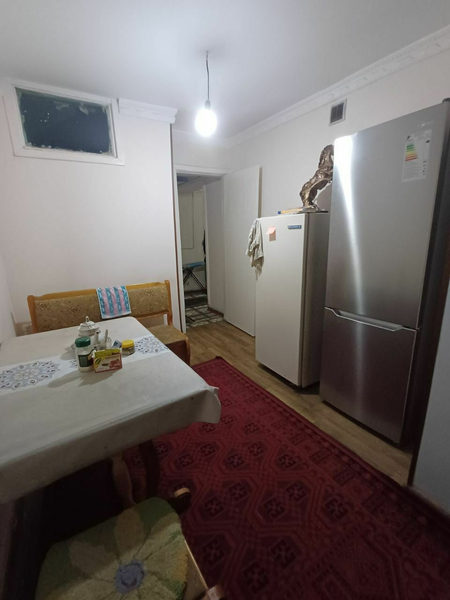 Срочно продаётся 2 комнатная квартира . Ориентир метро Олмазор