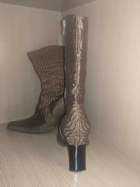 продам 2 пары женских сапог _Италия