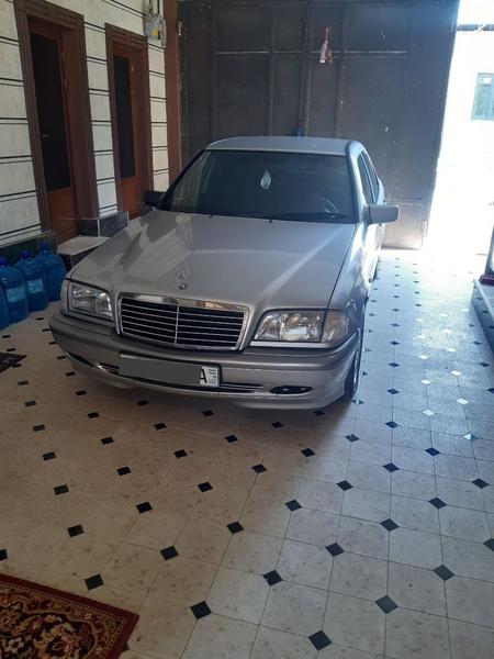 Mercedes benz w202