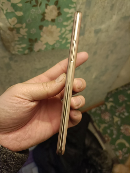 Lg X scren sotiladi