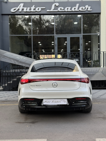 Mercedes Benz EQS 450+