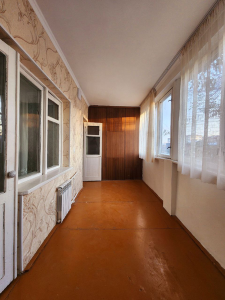 Продайотса 3 ком квартира на чиланзар  1 кв