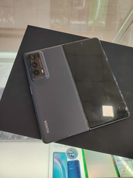 Honor Magic V2 16/512 в отличном состоянии