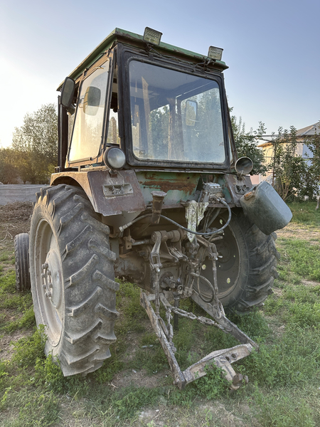 TTZ traktor sotiladi
