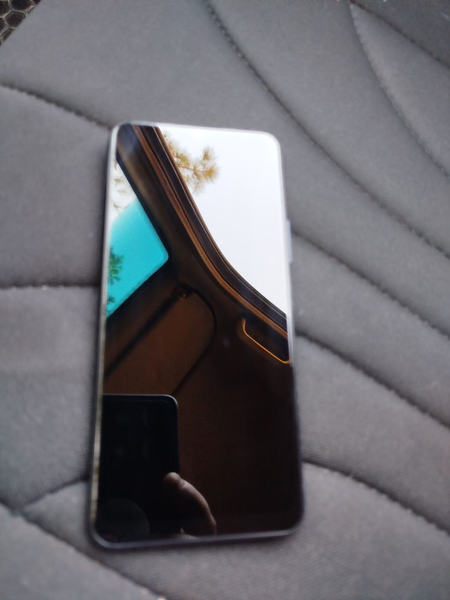 Vivo Y20 sotiladi 4ga 64