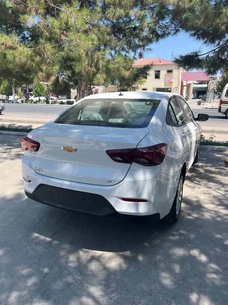 Onix mexanika 3 pazitsiya yangi dek turibdi