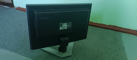 ACER ekran sotiladi