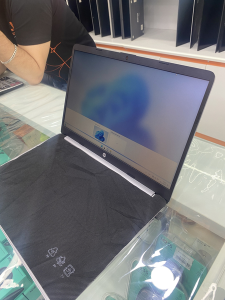 Yangi Hp notebook sotiladi. Srochniy