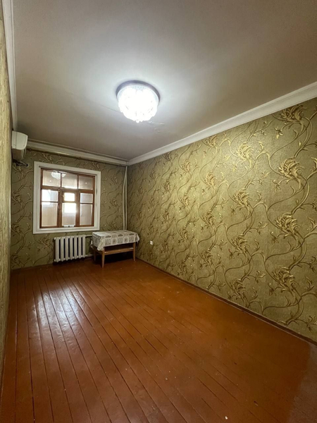 Чилонзор 18 срочно продам 1ком 2этаж бал1, 7