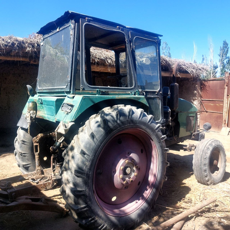 Qachir traktor sotiladi holati alo ishga tayyor holda