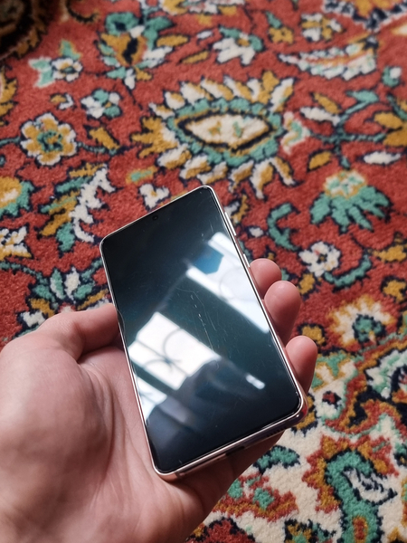 Srocna sotiladi Samsung S21 5G
