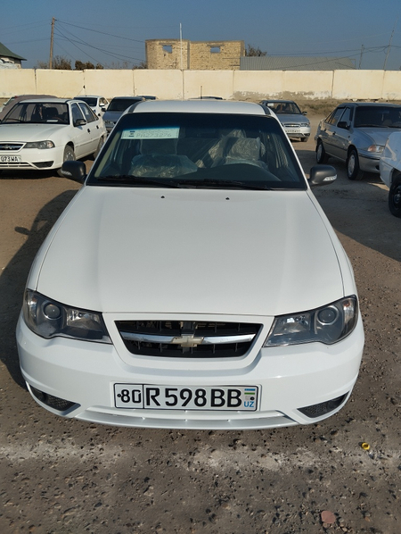 Nexia 2 sotiladi 1.6 leginda