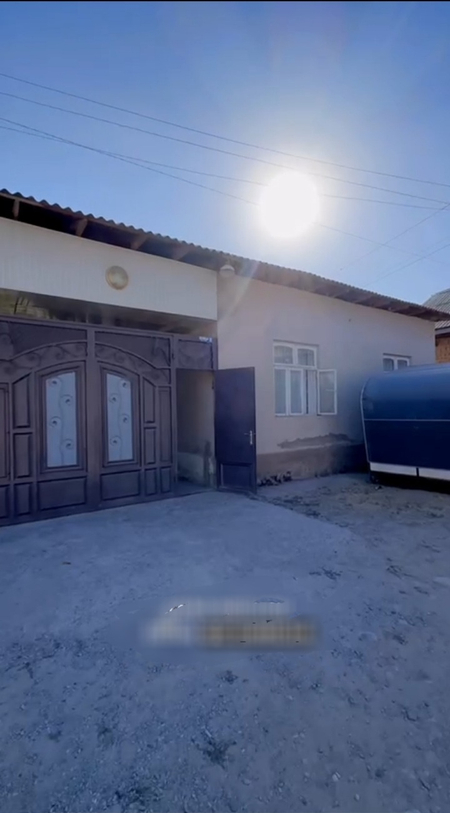 Yuqori chirchiq platina  8 xonodon holati yaxshi svet gaz suv Wi Fi bo