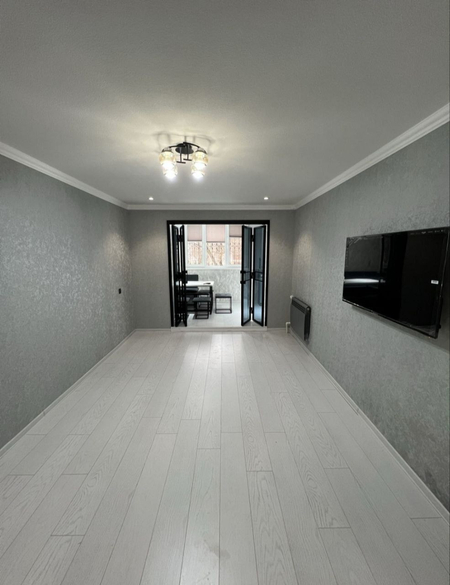 Sh.Rustavelli 3/2/4  kirpich razdelnie komnati  balkon meb.texnika