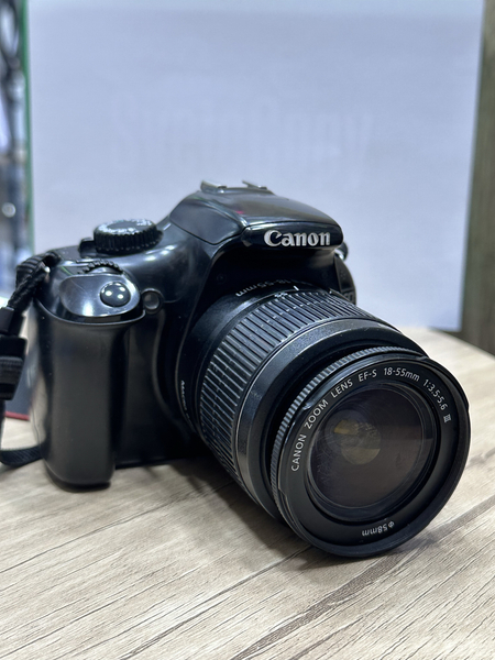 Canon 1100D фотоапарат